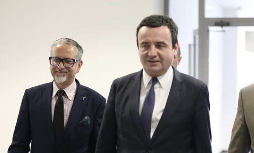 Kurti dhe Vitia marrin pjesë sot në përurimin e renovimeve në Klinikën ...