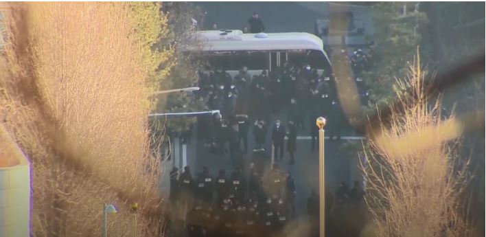 Rojet presidenciale të Koresë së Jugut parandalojnë arrestimin e Yoon ...