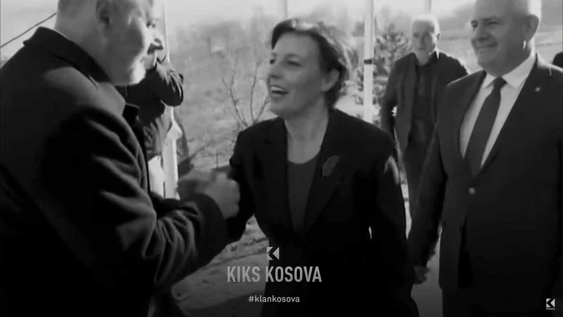 “Meraklikja” e huqjeve, Donika Gërvalla – vazhdojnë gafat, nuk e ftoi ...