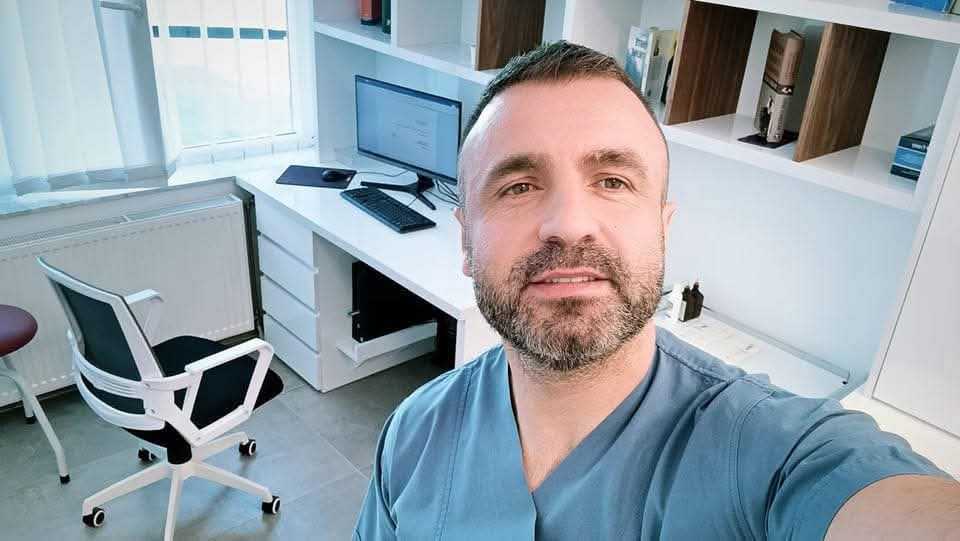 Ky është kirurgu që mbeti i vdekur në aksidentin në Carralevë - Klan Kosova