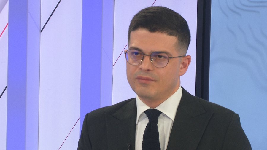 Vengu: Shqipëria do të pajiset me dy avionë, dronë, mbrojtje ...