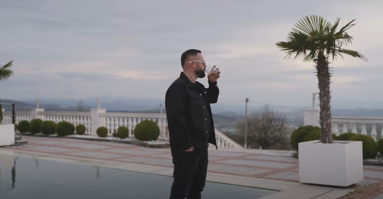 “Selavi” vjen nga Mariglen dhe Bujar Murati (VIDEO) – Klan Kosova