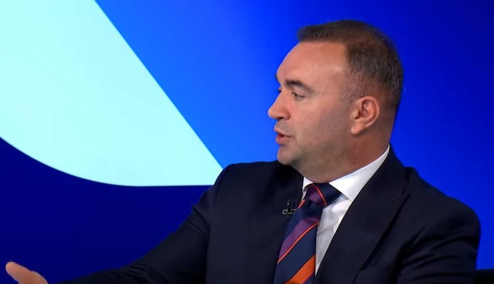 Kryetari i OEK kërkon pezullimin e vendimit të ZRrE-së deri në shkurt ...