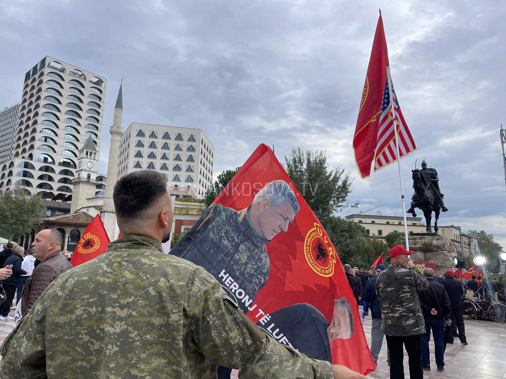 “Kosova ka nevojë për Hashim Thaçin”, pamje nga tubimi gjithëkombëtar ...
