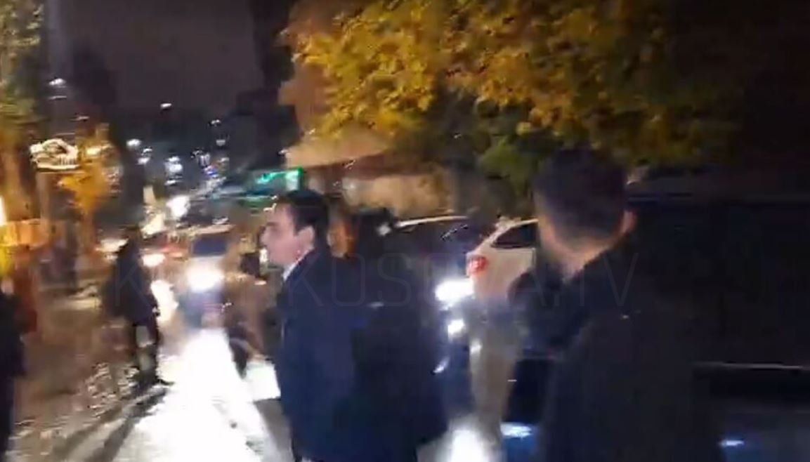 Albin Kurti s’ka fjalë, nuk i përgjigjet Klan Kosovës pas Exit Poll-eve – Klan Kosova