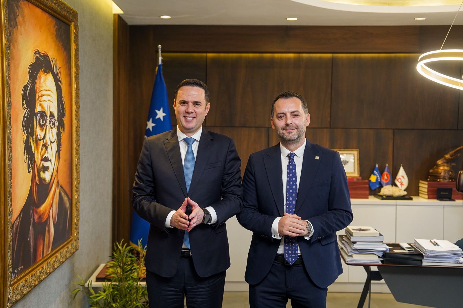 Festim Kabashi i bashkohet LDK-së, Abdixhiku e mirëpret – Klan Kosova