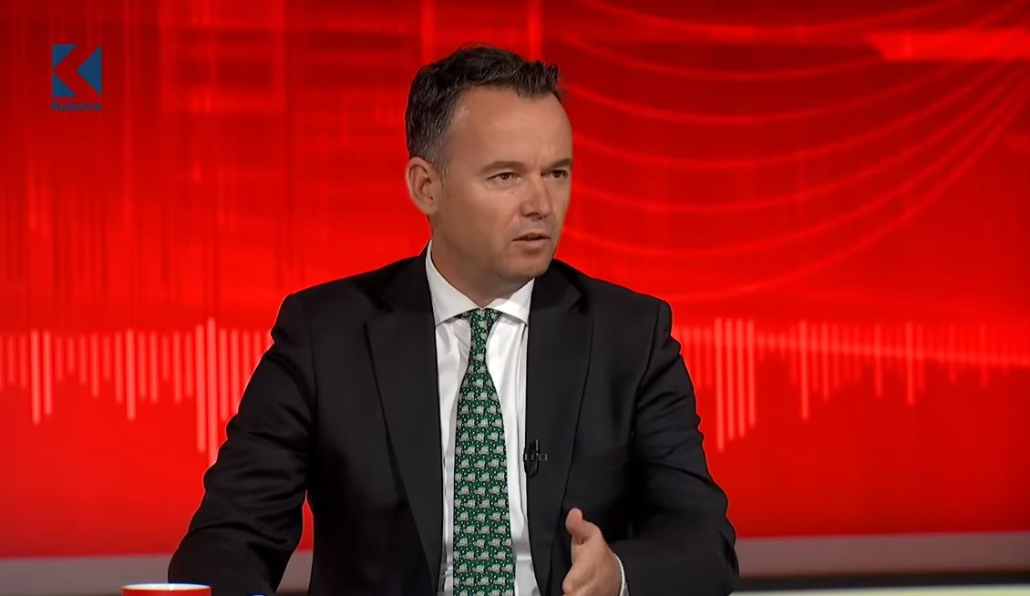 Dyshimet për grantet: Faton Peci po intervistohet në Prokurorinë ...